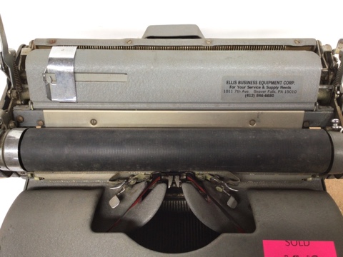 Collectible - Classic Royal Magic Margin Typewriter - Construction Junction