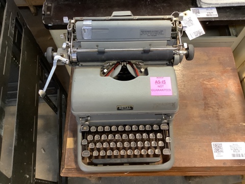 Collectible - Classic Royal Magic Margin Typewriter - Construction Junction