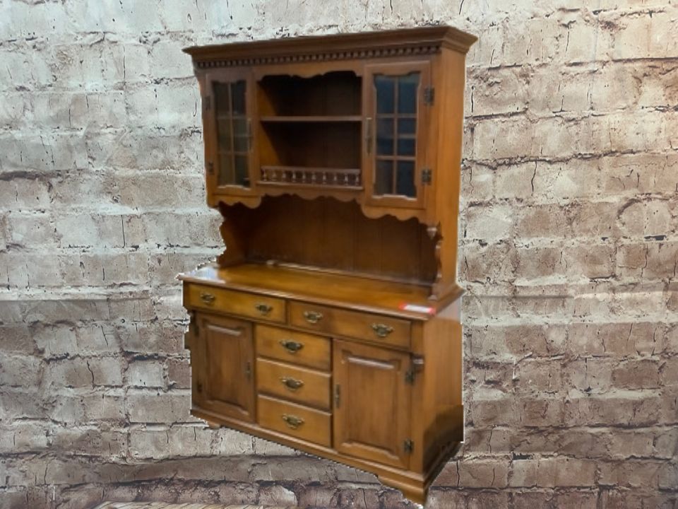 Early American Style Maple Hutch/Sideboard Cabinet, Tell City Chair Co ...