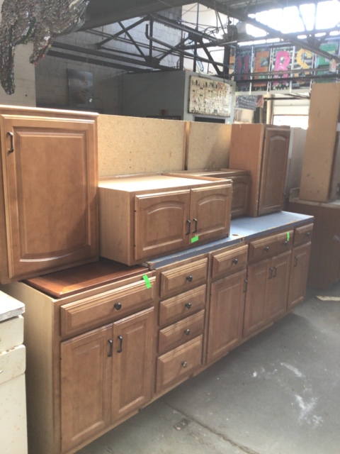 Kitchen Cabinet SET - 9 PC Cabinet Set - Construction Junction