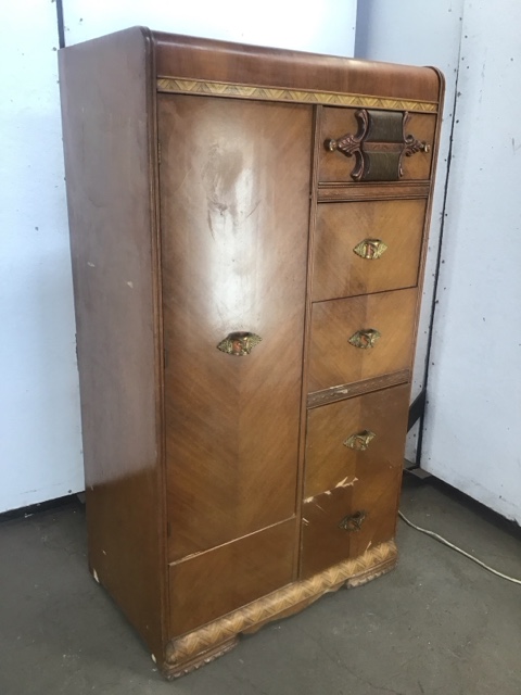 Wardrobe/Armoire - Waterfall Style - Construction Junction