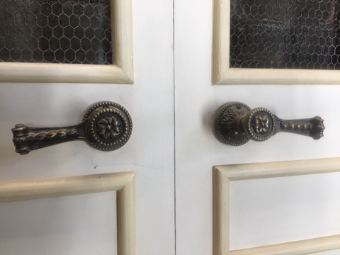 Door Interior Bifold - Bifold Pair w/ Wire Mesh - Construction Junction